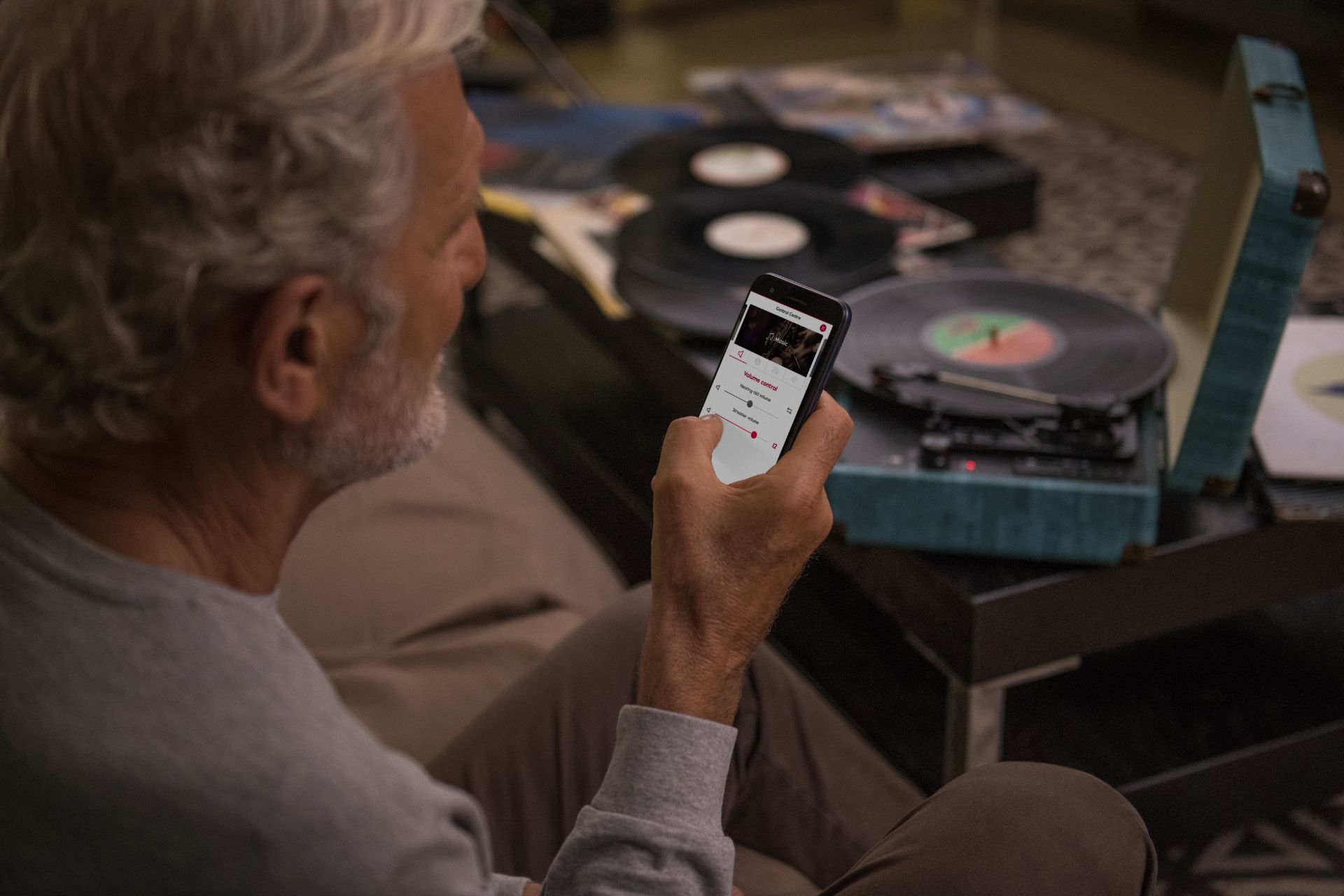 Directional Microphones in hearing aids: how it works? | Amplifon