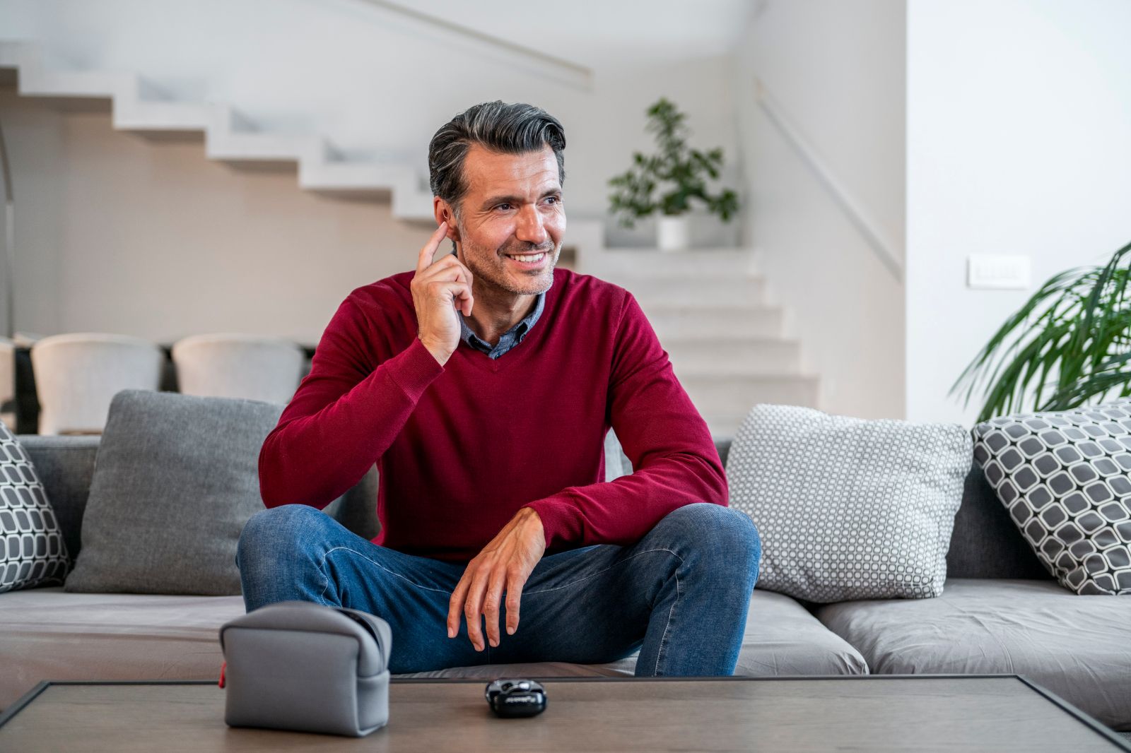 Comment mettre son appareil auditif dans l'oreille