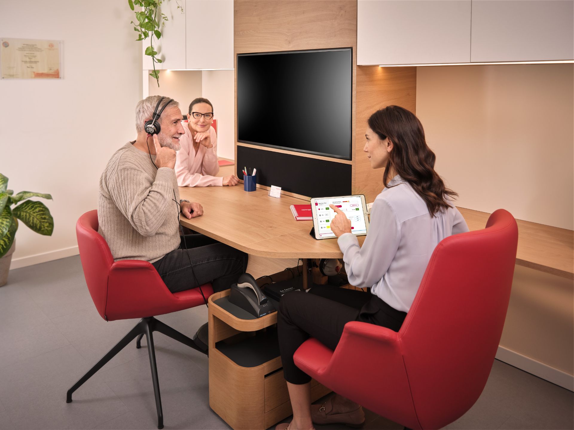 Mode d'emploi appareil auditif : guides et conseils | Amplifon