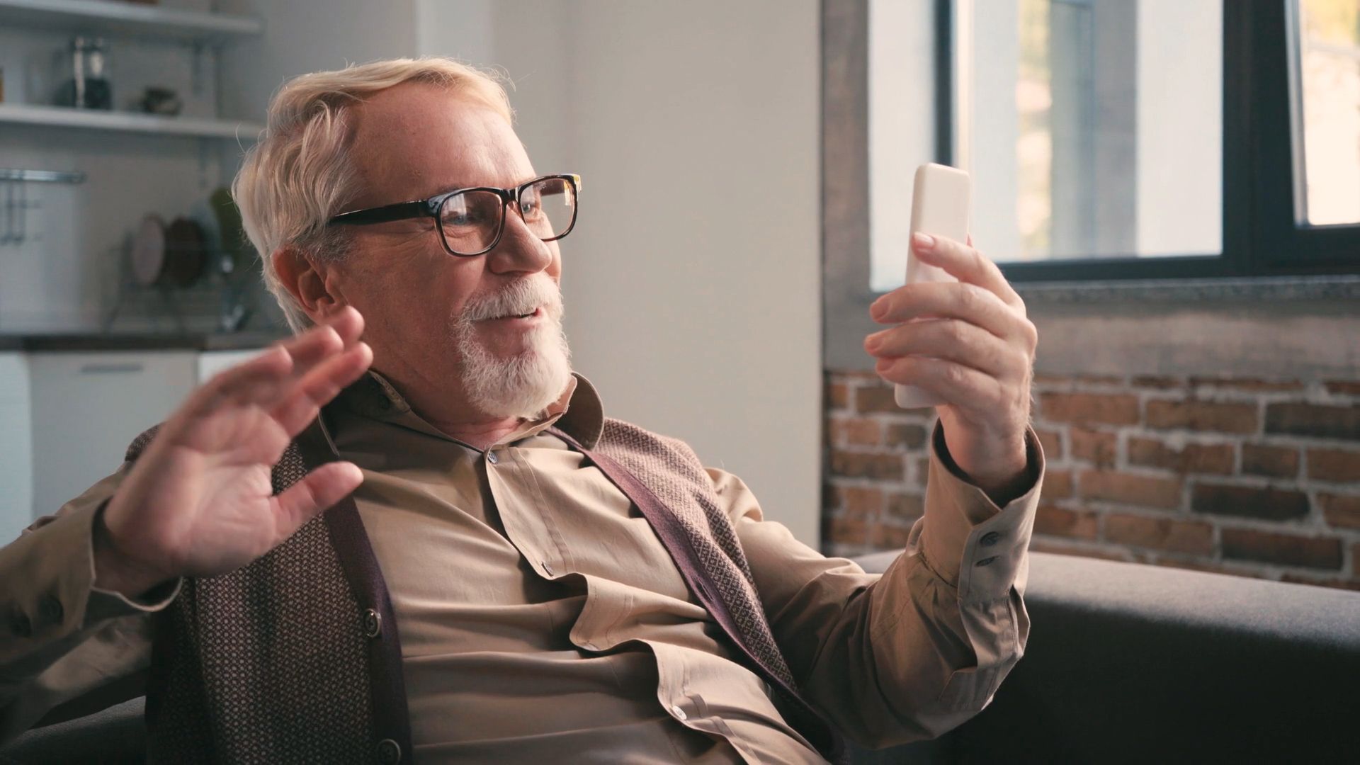 Diplacusis: causes and remedies of "double hearing" | Amplifon