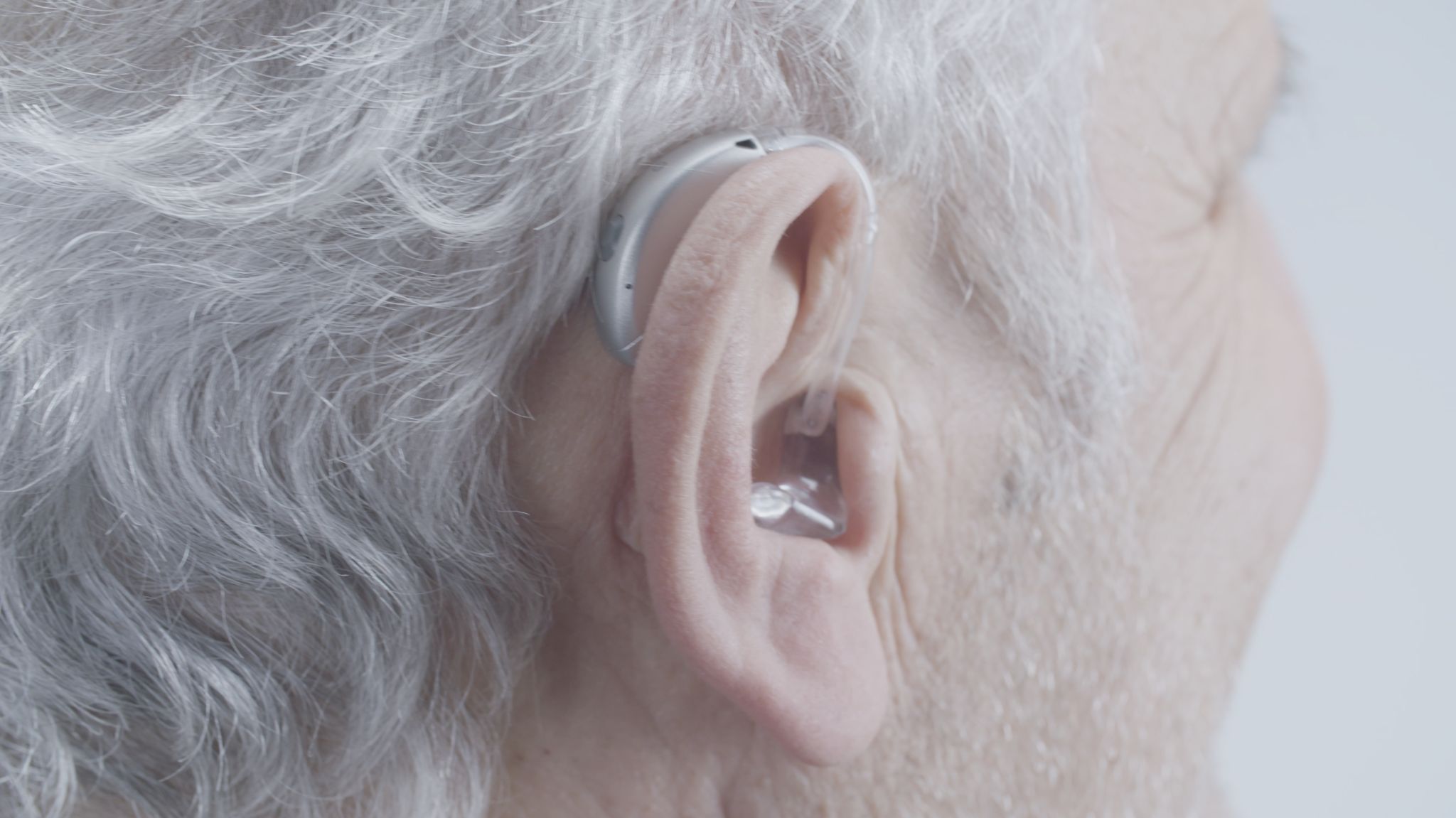 How to connect hearing aid to bluetooth | Amplifon UK